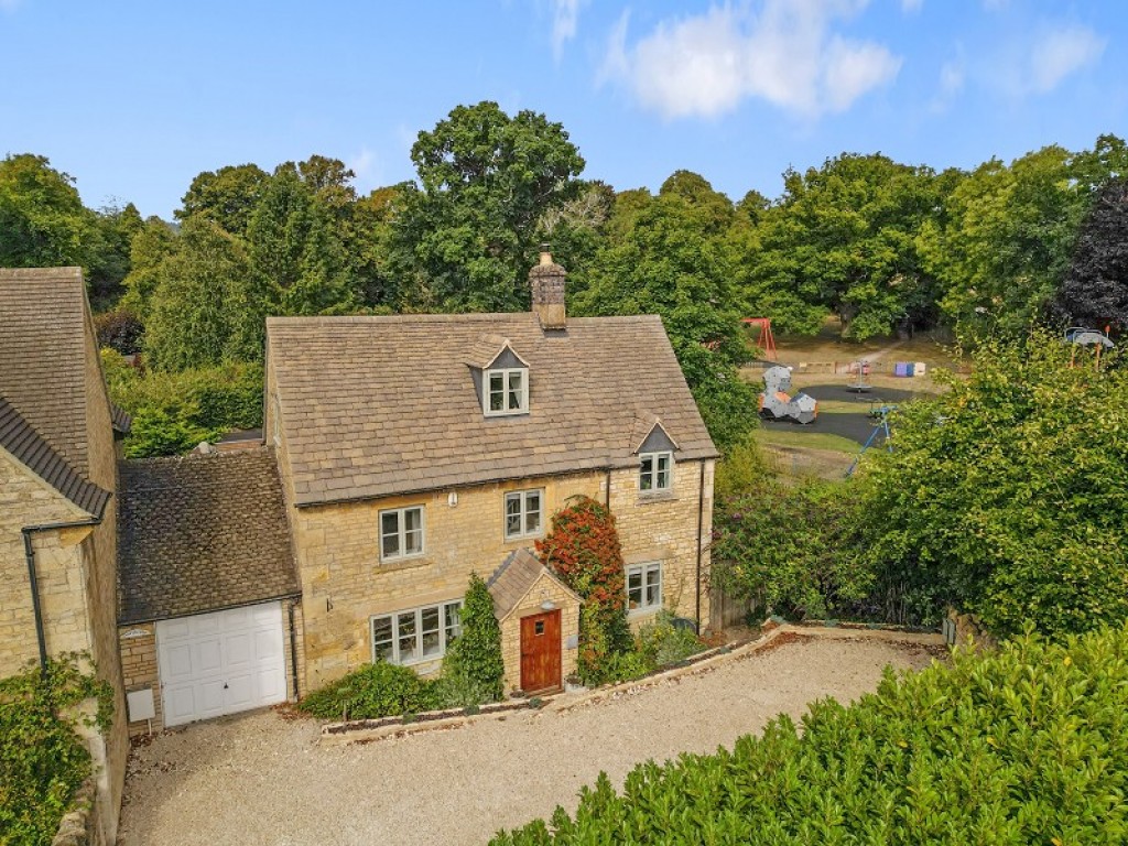 High Street, Moreton-in-Marsh, Gloucestershire. GL56 0AD, 3 bedroom ...